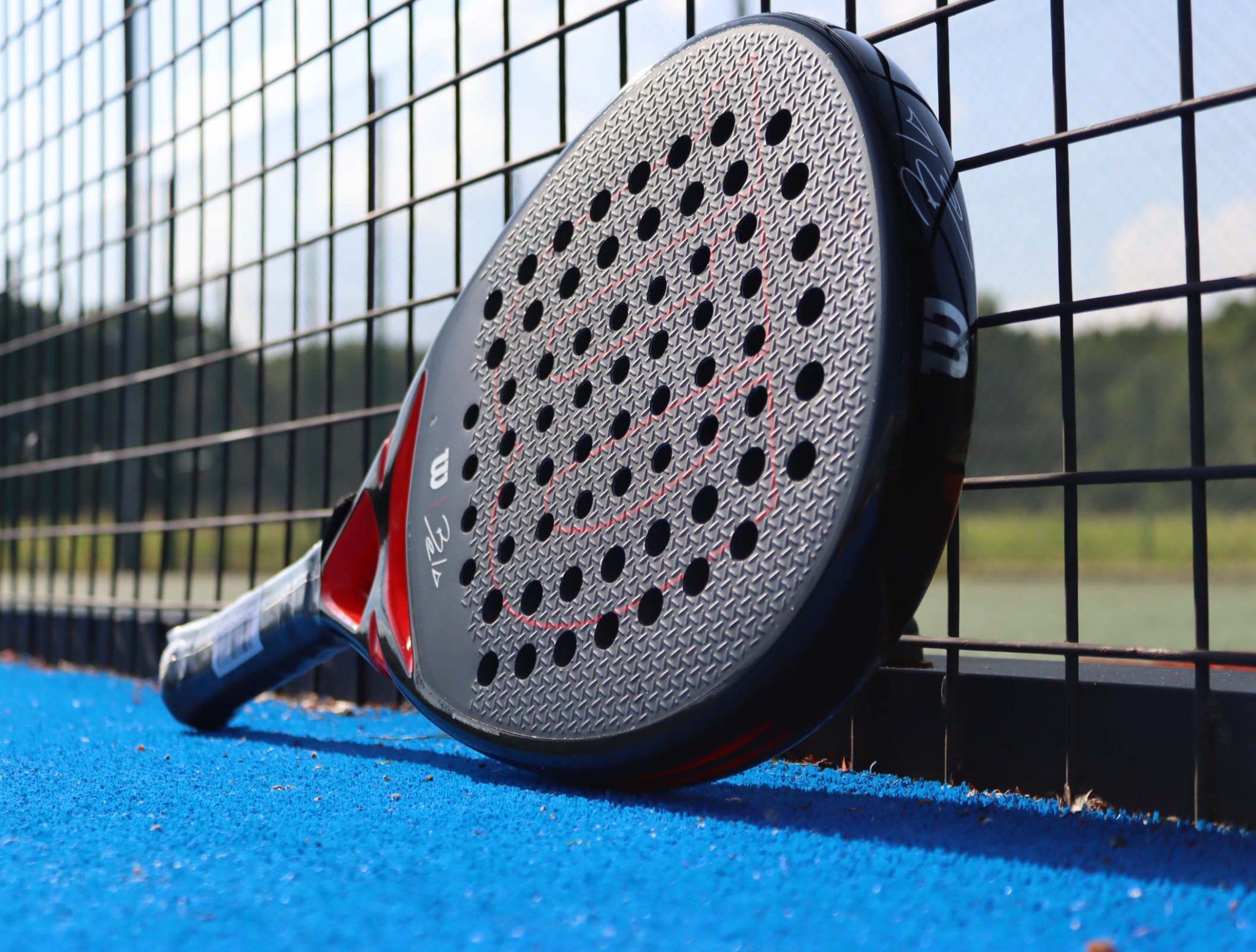 How To Choose A Padel Racket For Beginner Players (5 Steps ...